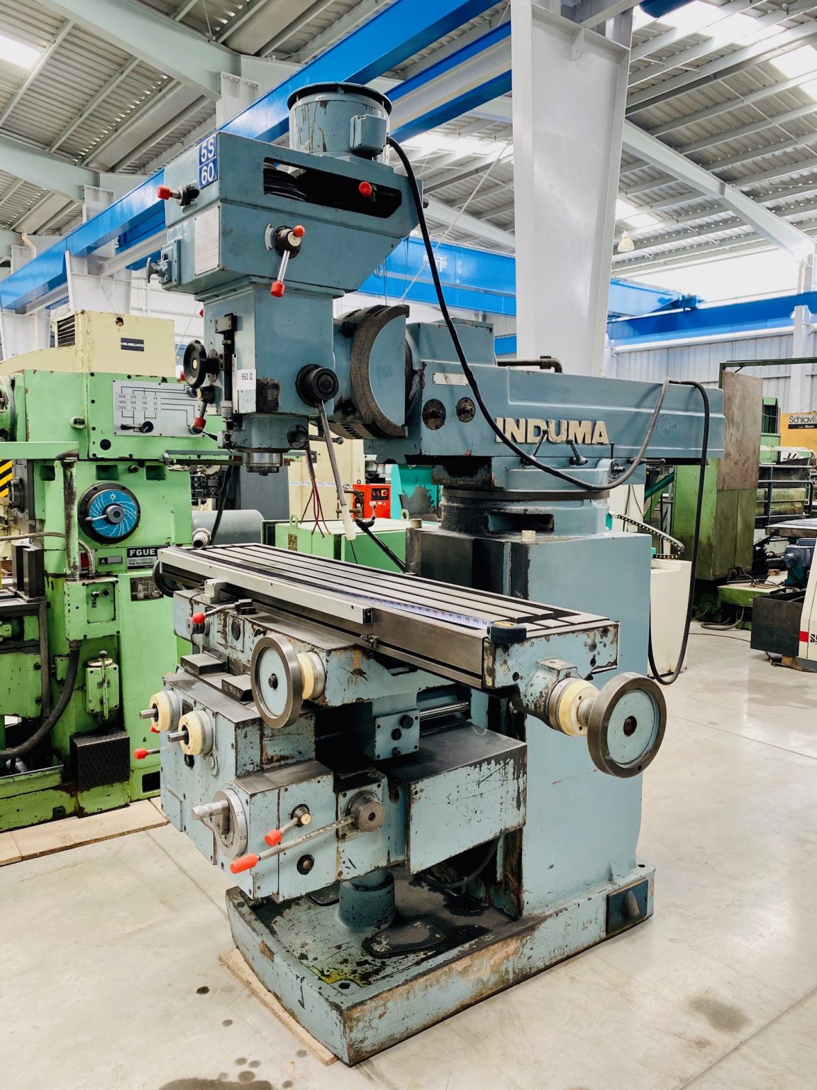 Fresadora de torreta vertical no.5 induma – Maquinaria Marquez